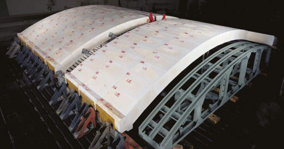 Decarbonising the glass industry: the role of refractory solutions